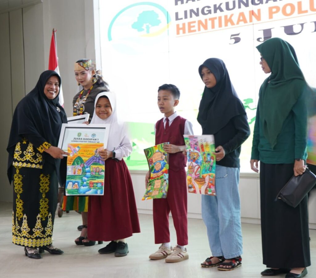 Anak-Anak Kutim Aktifkan Budaya Anti Plastik di Sekolah - dialektika!
